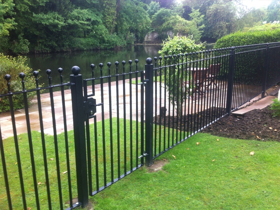Domestic – Fencing contractors in Warwick, Warwickshire